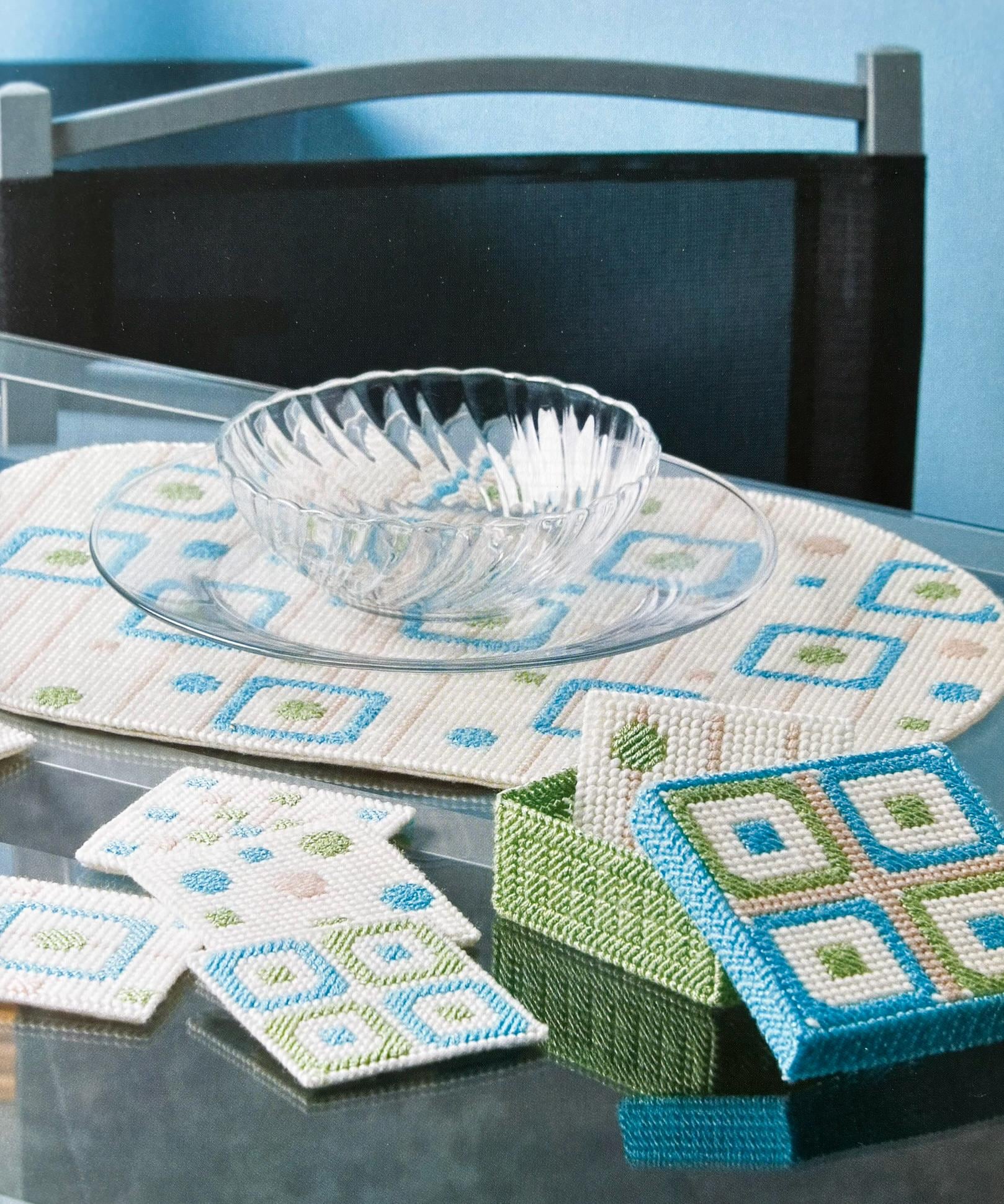 Plastic Canvas Pattern in 7 Count Retro Style Placemats With Coasters ...