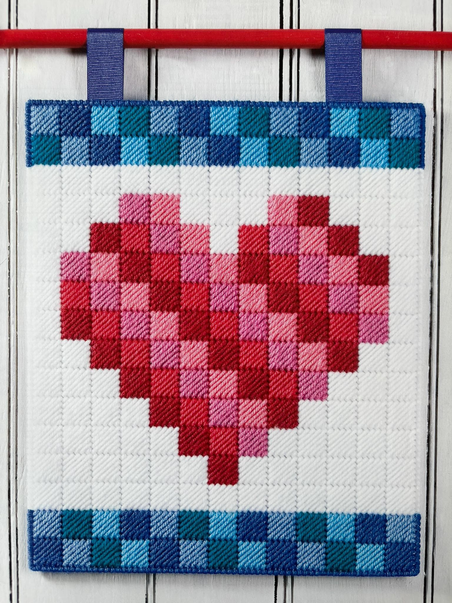 Plastic Canvas Pattern in 7 Count Heart Mosaic Banner / Hanging or Wall ...