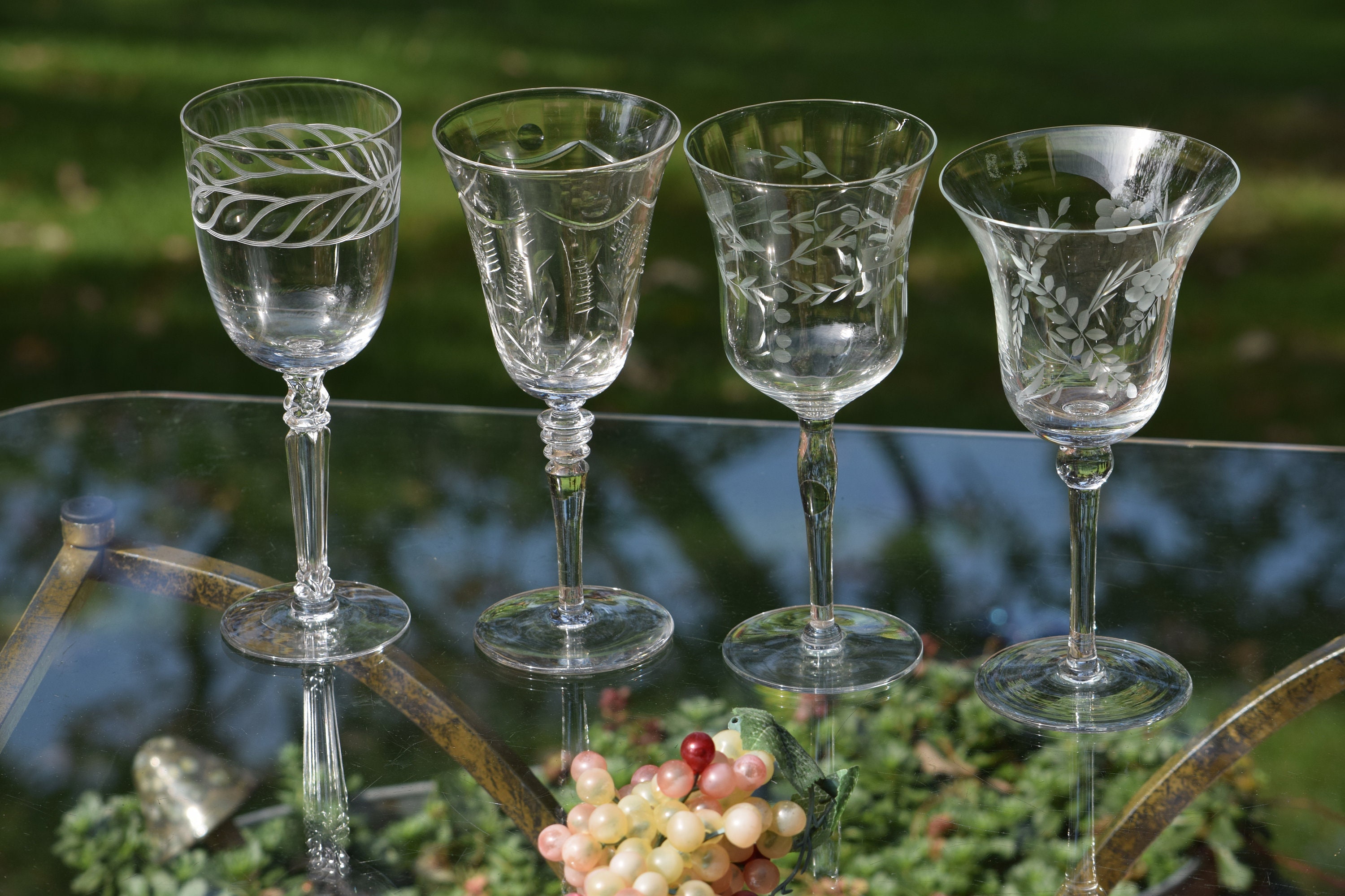 Vintage Etched Wine Glasses Set Of 4 Set Of 4 Mis Matched Etched Wine