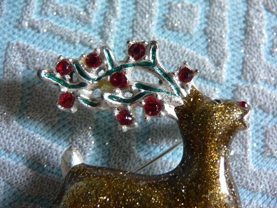 Vintage Tacky Rudolph the Reindeer Christmas Brooch - Gem