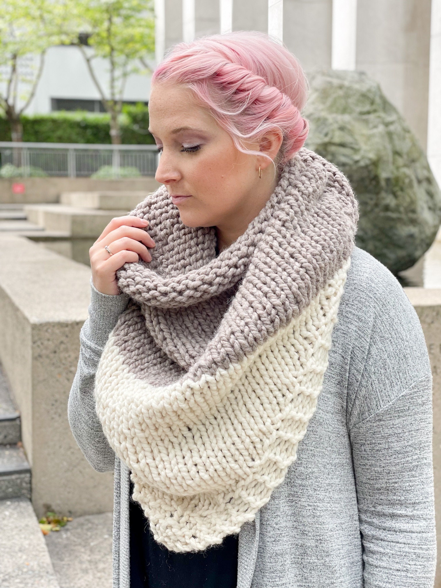 KNITTING PATTERN ** Snow Cap Triangle Scarf, Two-tone Knit Scarf, Two ...