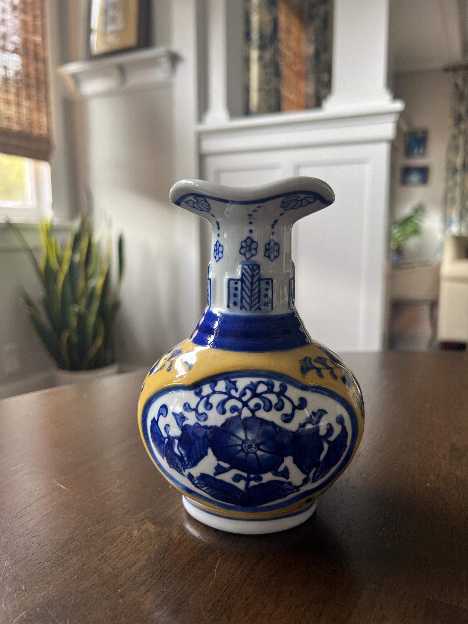 Vintage Chinoiserie Asian Blue and Yellow Motif Pagoda Vase Porcelain ...