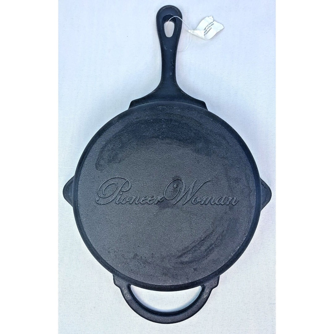 Pioneer Woman 7” Cast Iron Skillet With Double Pour Spout and Handle ...