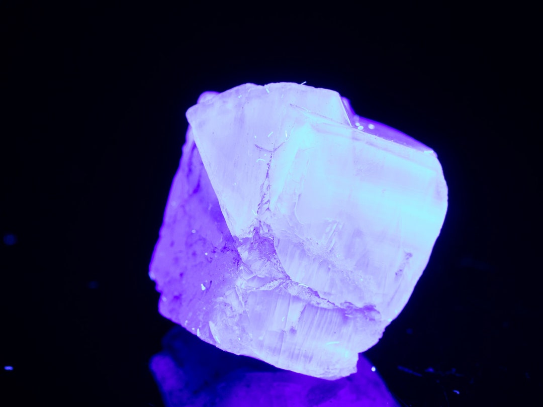 Blue Green Color Change Fluorite Crystal 0.27 Oz Fluorescent Stone ...