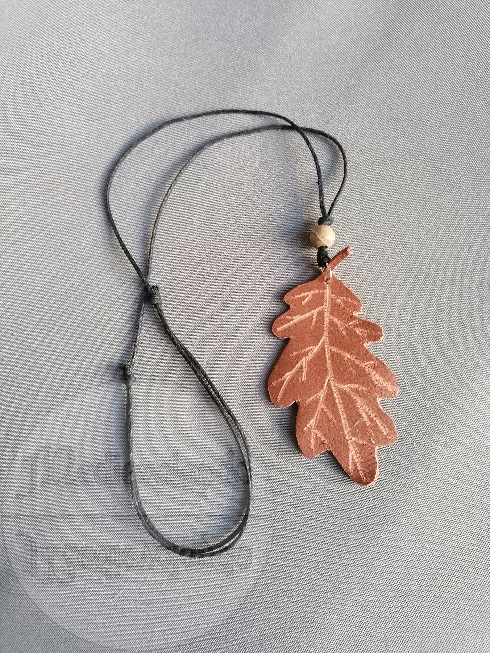 Leather Oak Leaf Necklace With Bead - Elf Ranger Fantasy Larp - Etsy
