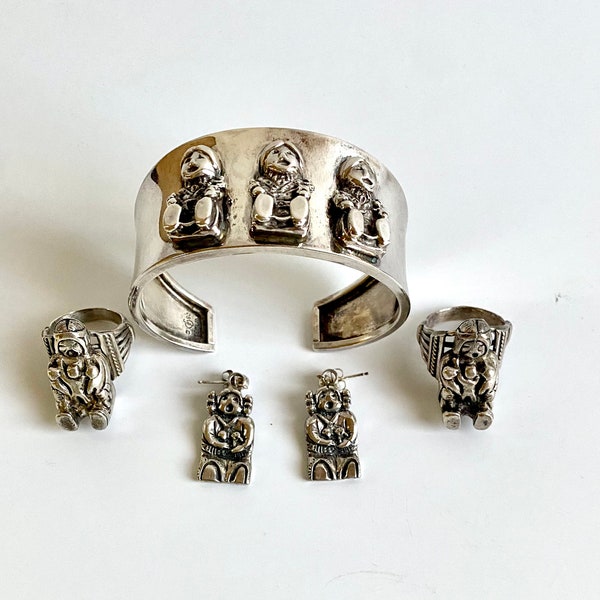 Storyteller Ring - Etsy