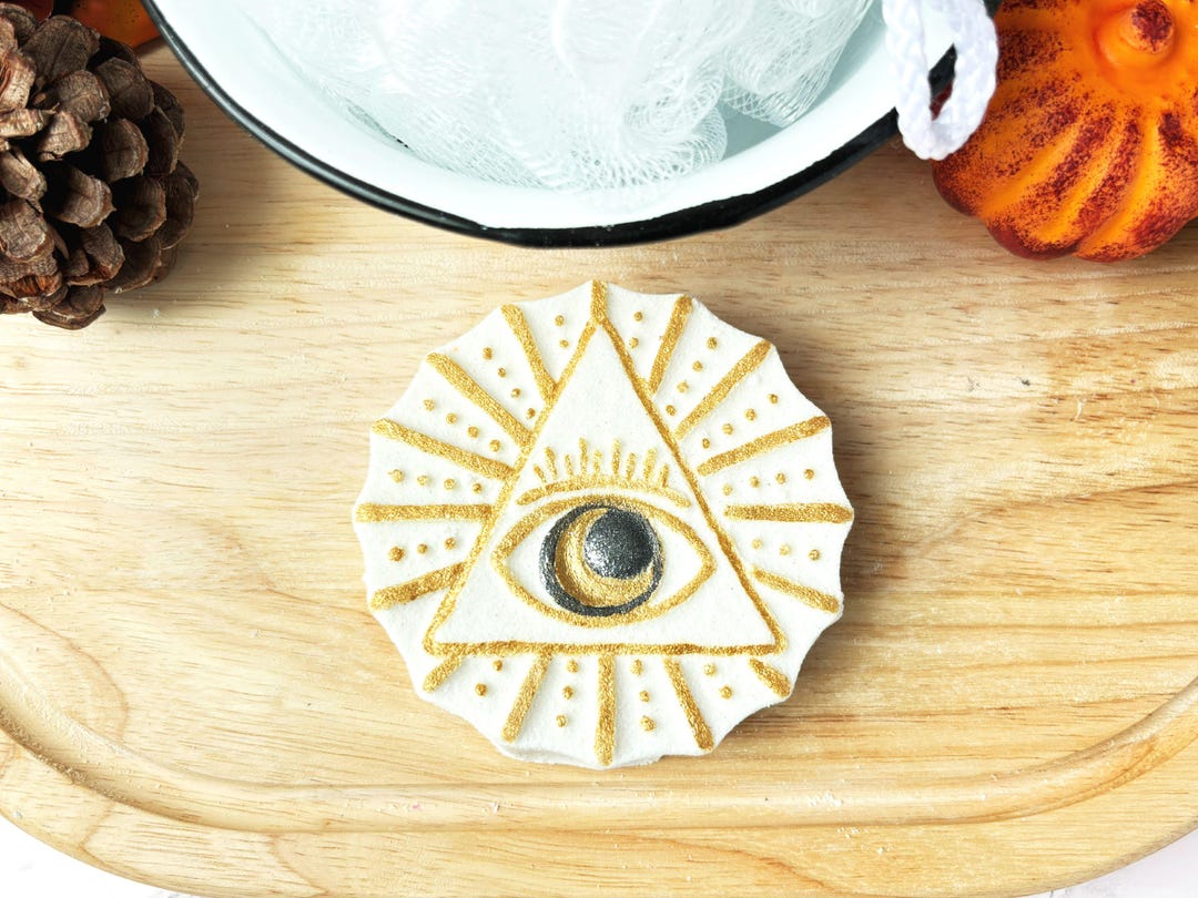 Mystical All Seeing Eye Hand Painted Foaming Bath Bomb With Color ...