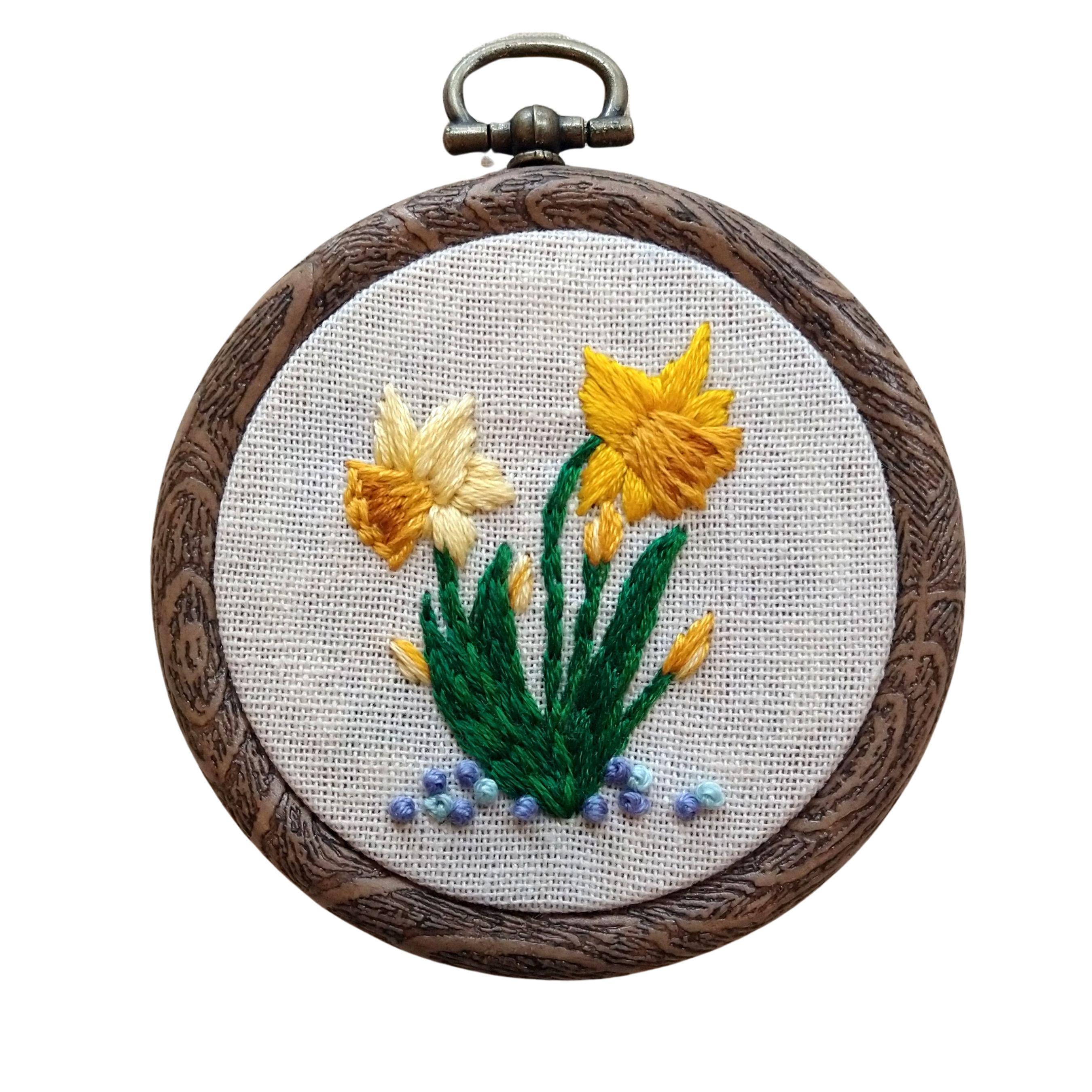 Daffodils - the Country Garden Collection - Embroidery Kit - Etsy