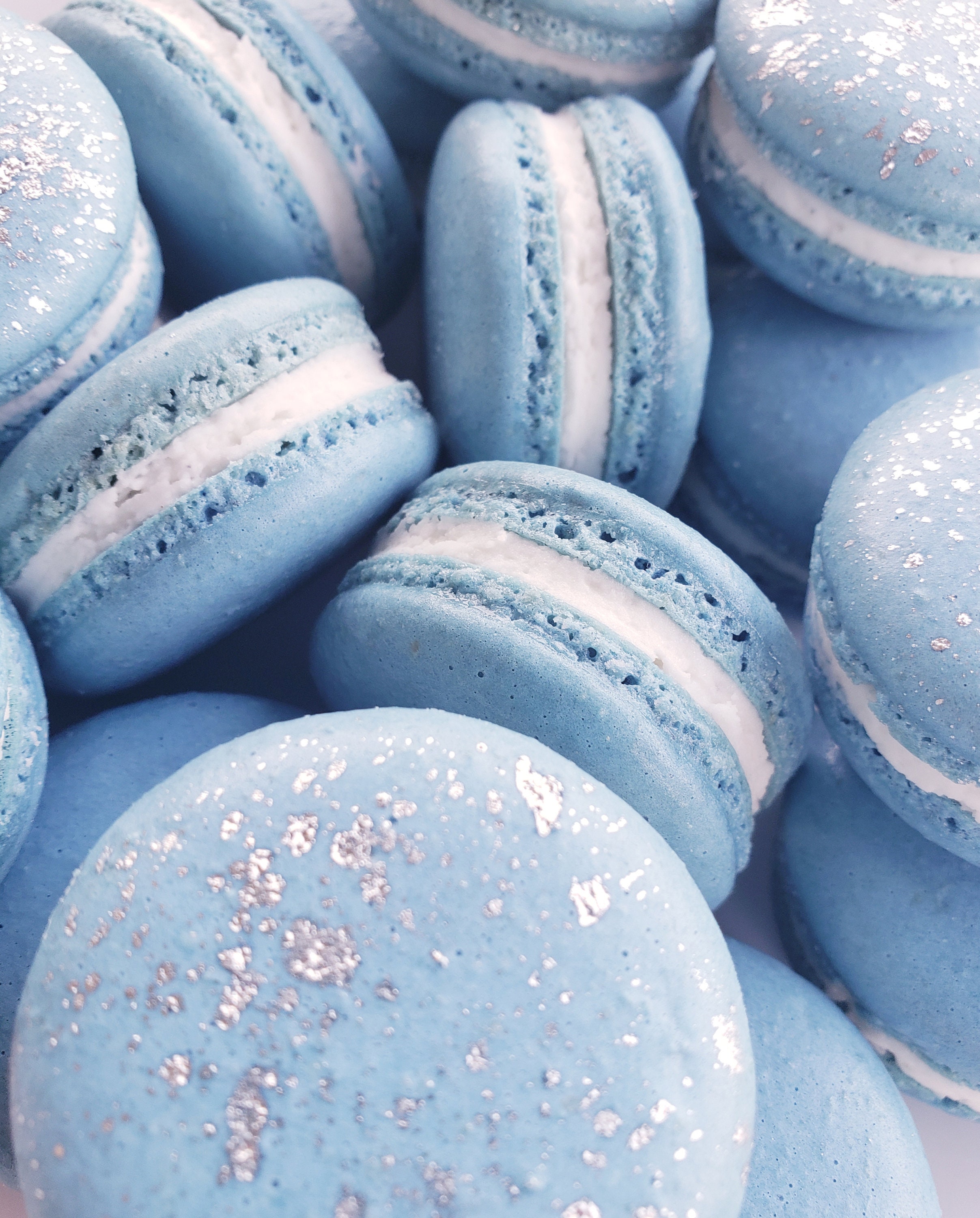 12 Silver splatter on cerulean blue French macarons-silver | Etsy