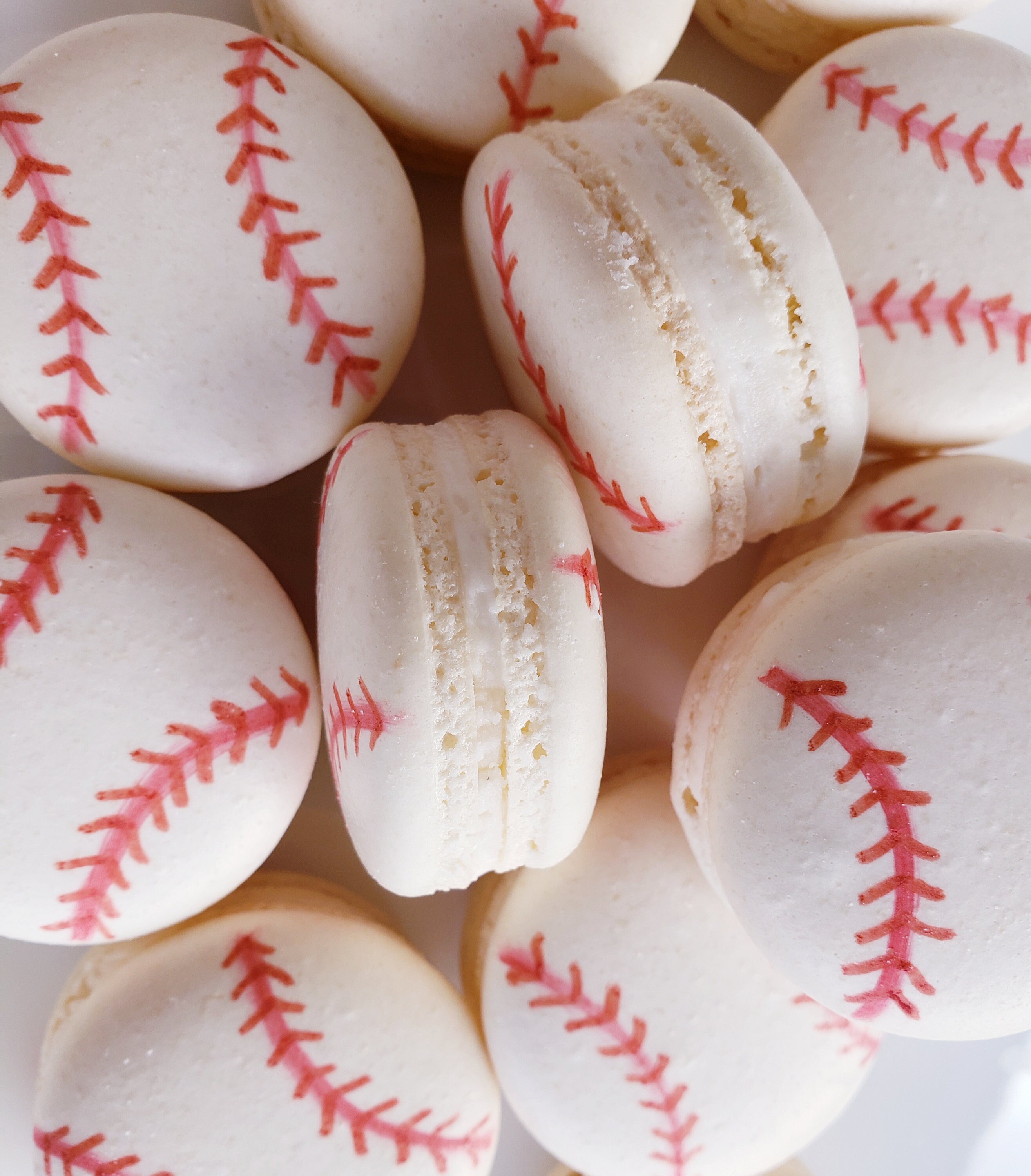 12 Baseball vanilla French Macarons-sport ball cookiesbaby | Etsy