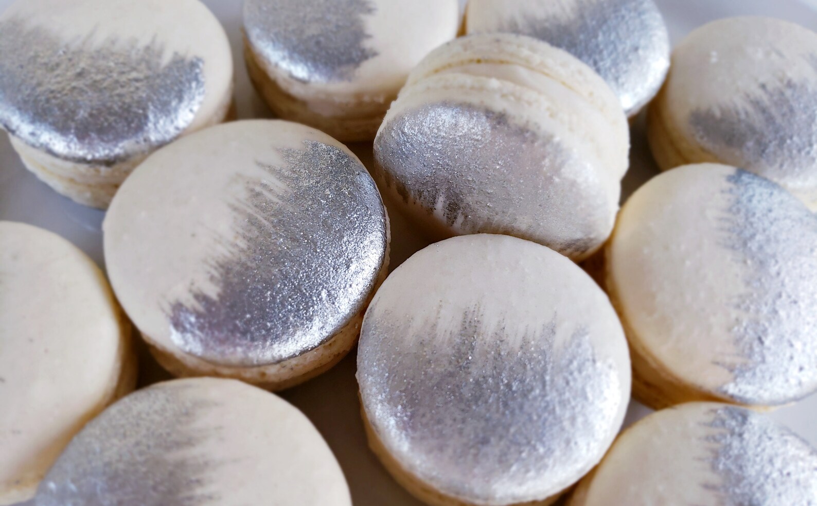 12 Silver Brushed French Macarons-gold Splash Baby Shower | Etsy