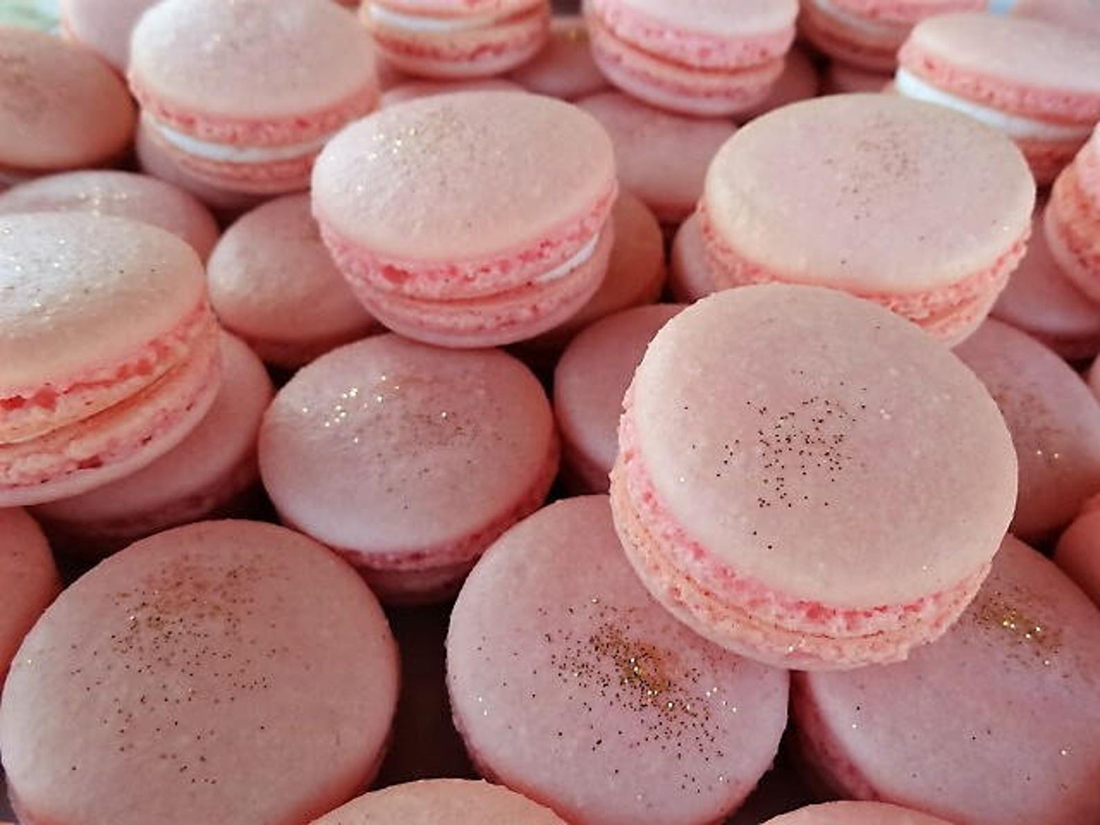 12 Baby Blue Color Madagascar Bourbon Vanilla Macarons Gold - Etsy