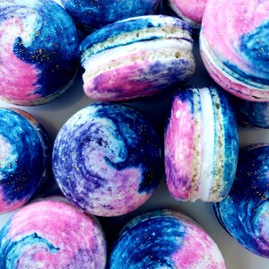 12 Galaxy Space French Macarons With Gold Sparkles,glutenfree Cookie ...