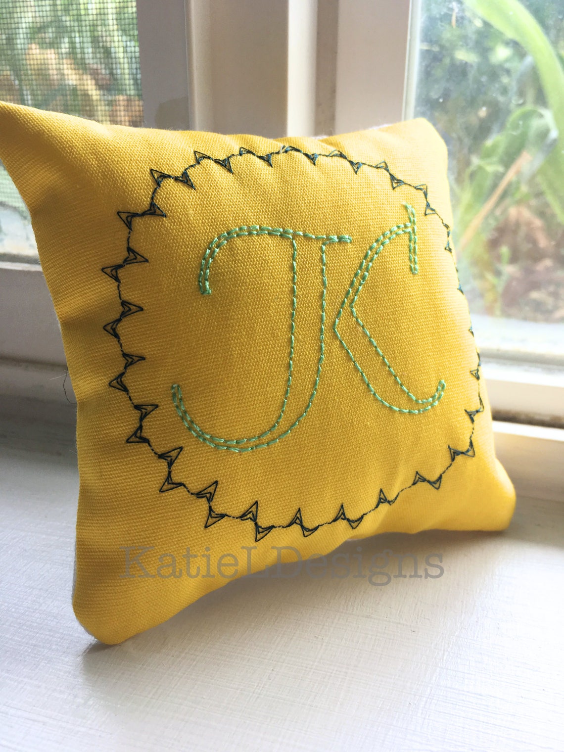 Round Triangles Border Machine Embroidery Design Pattern - Etsy