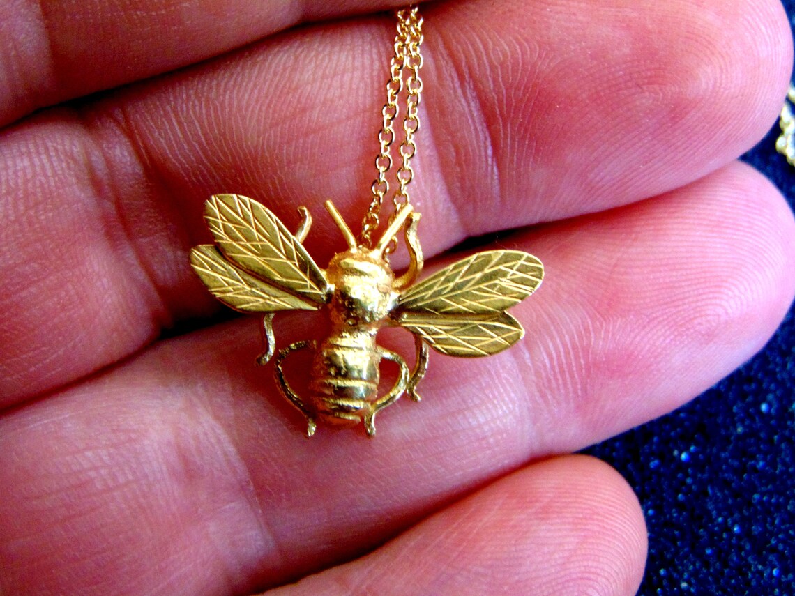 Gold Bee Necklace Bee Pendant Necklace Honey Bee Necklace - Etsy