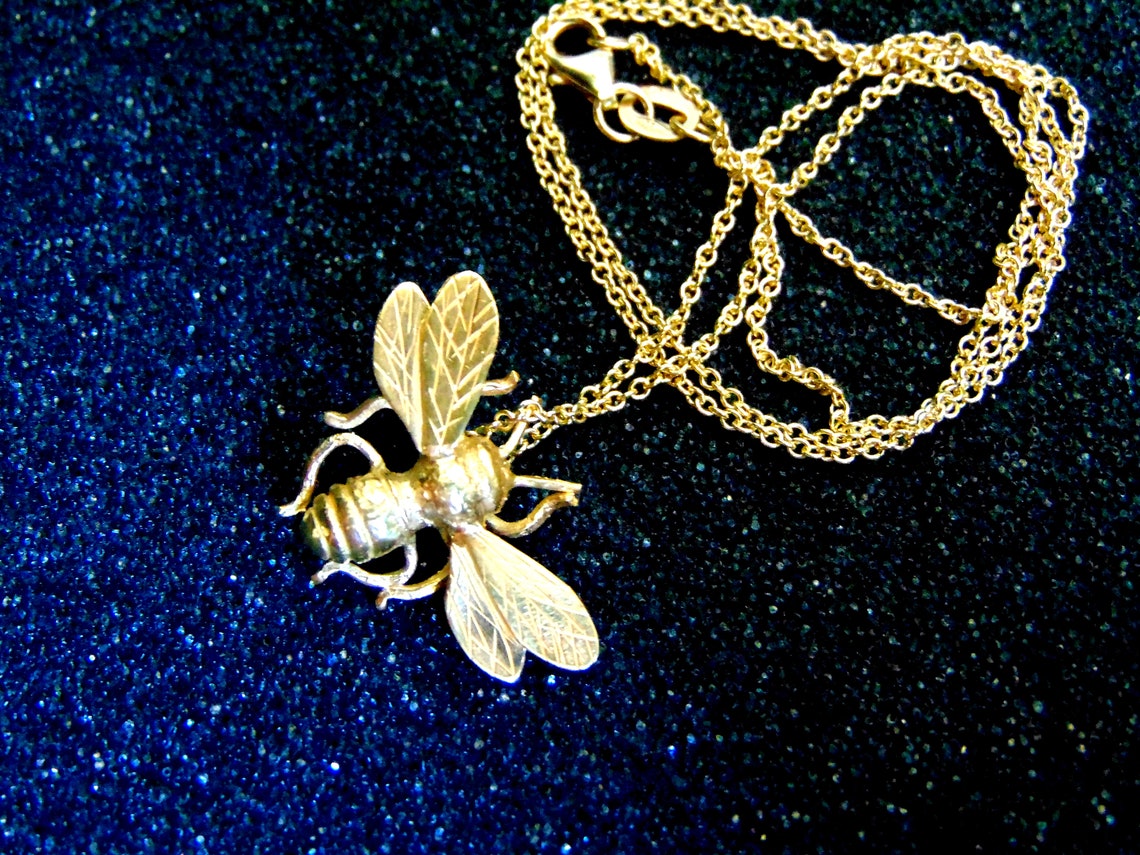 Gold Bee Necklace Bee Pendant Necklace Honey Bee Necklace - Etsy