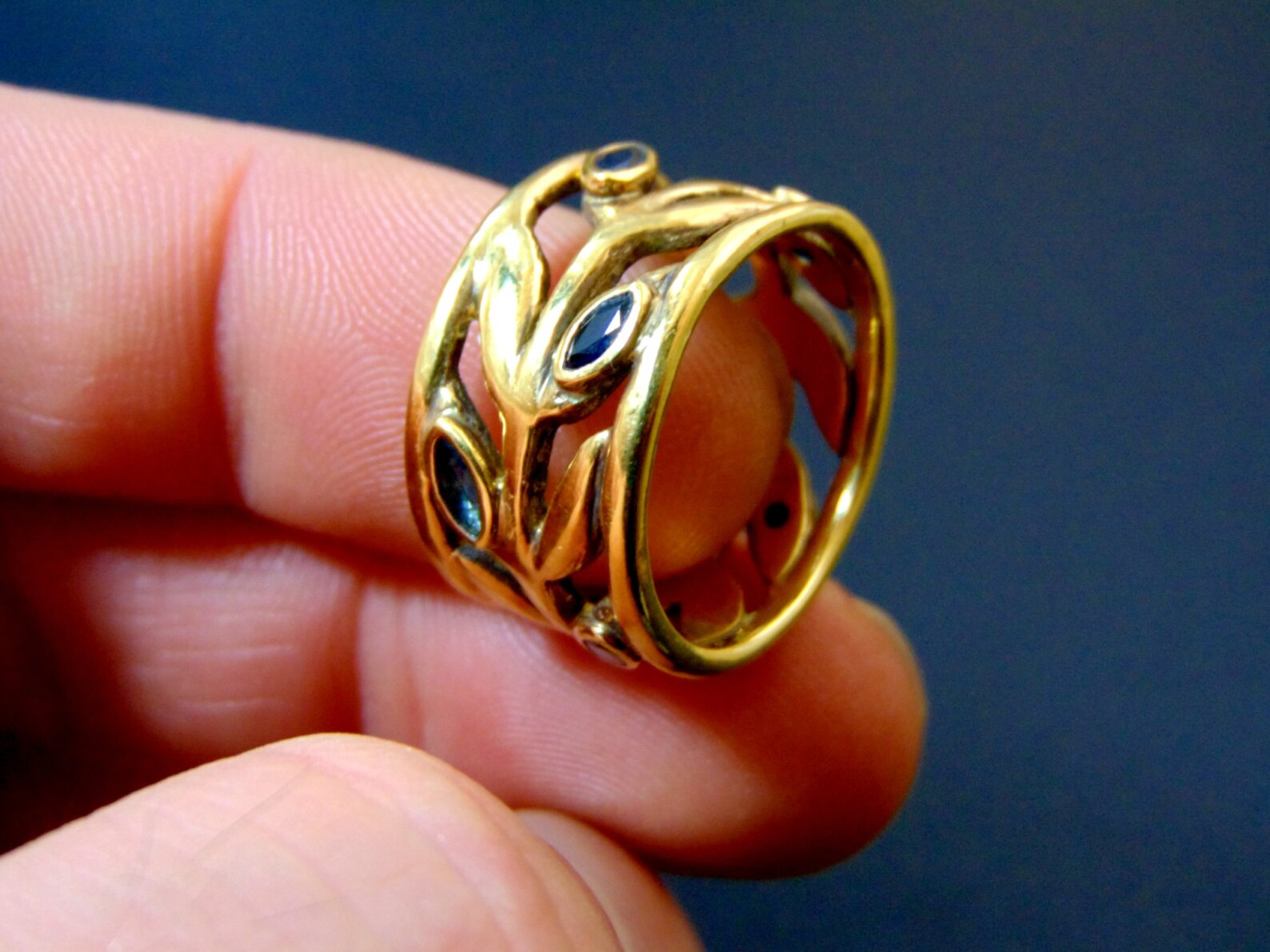 Stunning 18k Gold and Sapphire Ring-beautiful 18k Yellow Gold - Etsy