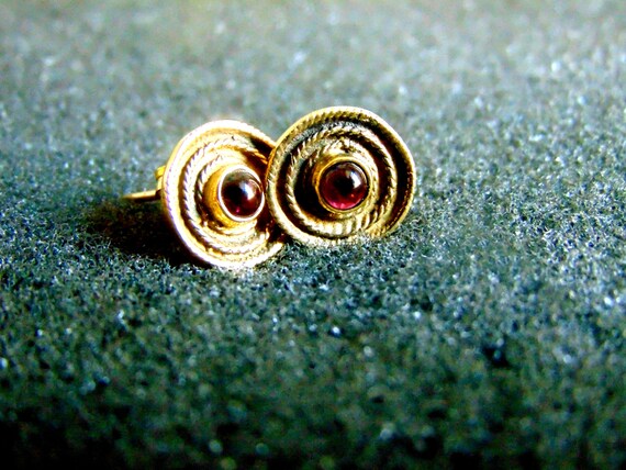 Etsy gold stud earrings store