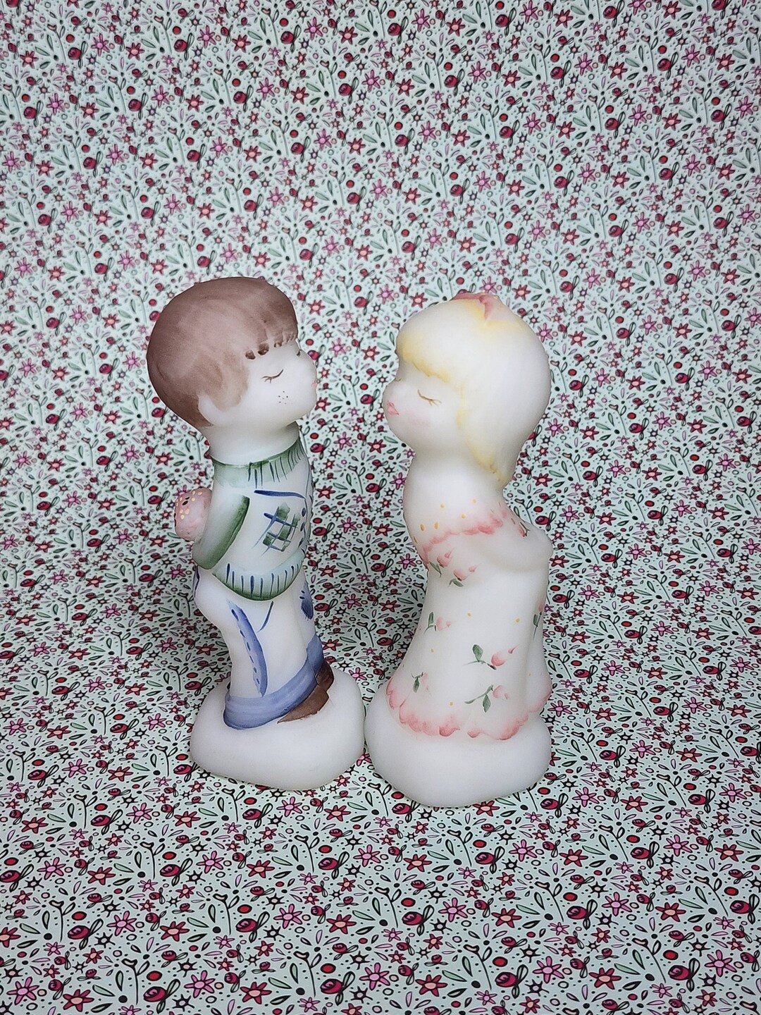 Fenton Kissing Boy & Girl Fenton Kissing Boy Hand Painted Fenton ...