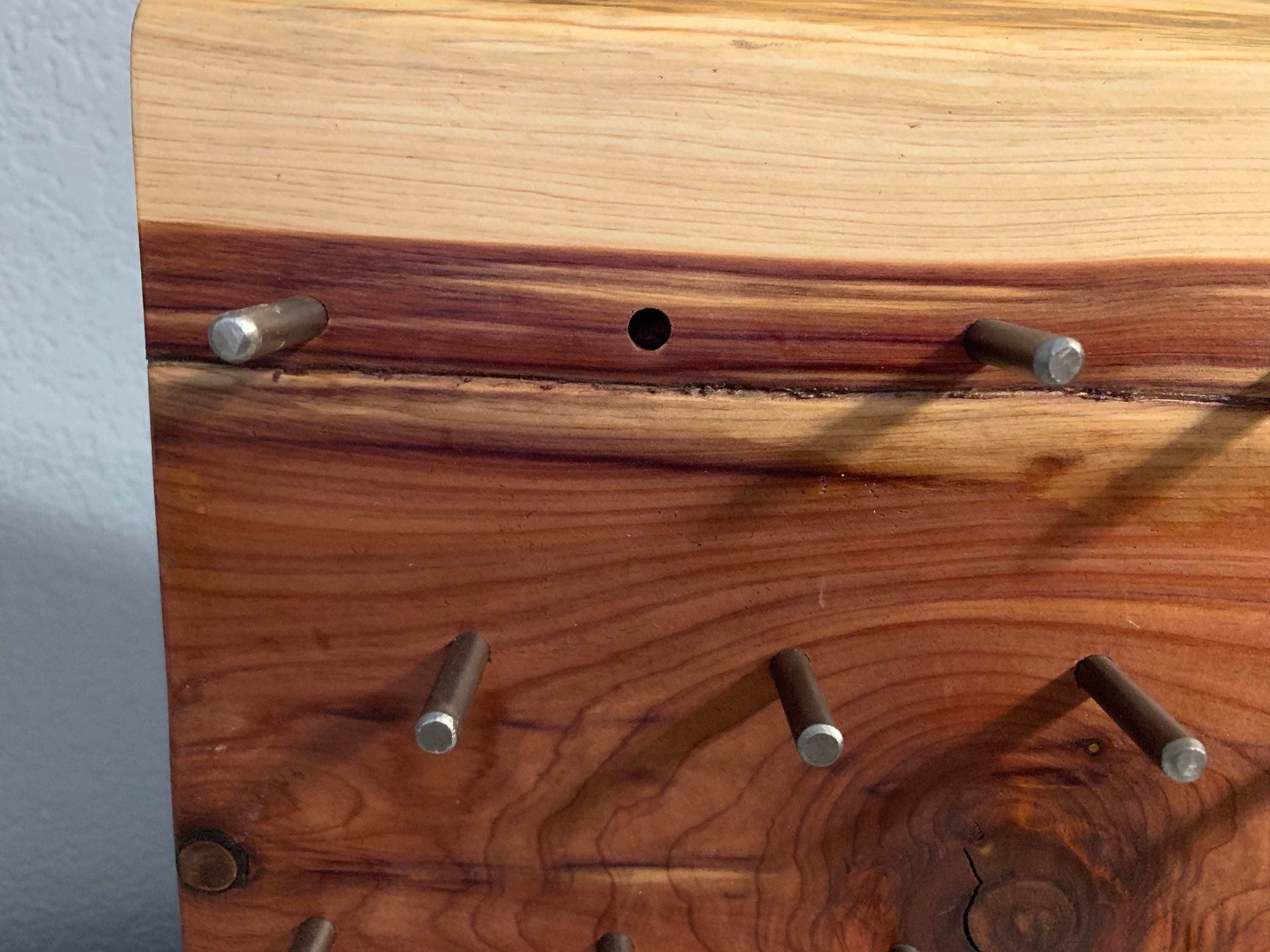 Rustic Horseshoe, Cedar Wood Peg Jewelry, Key Chain 20 Holder Display ...