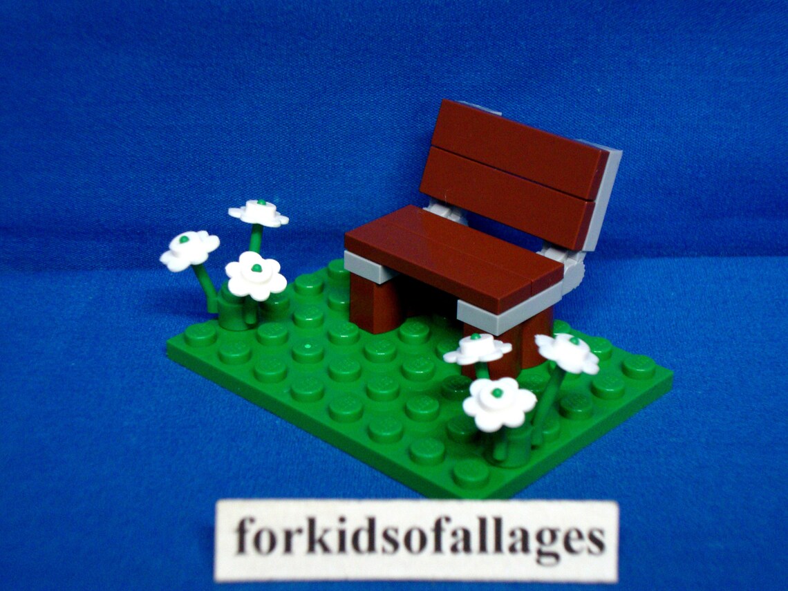 Lot of Lego Pieces: Park Bench With White Flowers & Green Plate -- City ...