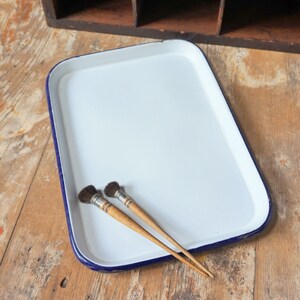Vintage Enamelware / Shallow Tray / Lightweight / Charming Useful ...
