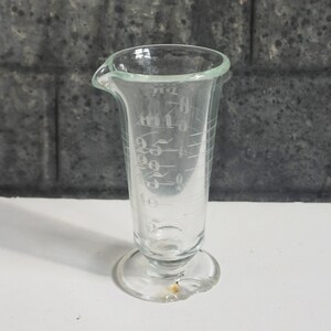 Science Glass / Tiny Tapered Beaker From the 1940's / Pyrex Laboratory ...