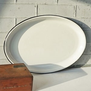 Enamelware / 17 1/2" Oval Platter / Bright White / Charming Useful ...