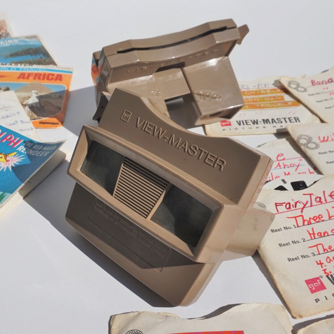 Viewmaster / Collection of Reels and 2 Viewers / 18 Reels / Great ...