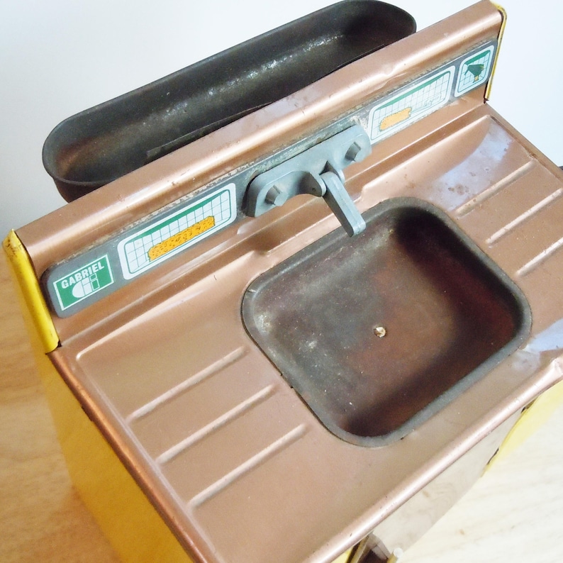 Toy Kitchen Sink / Child's Toy From the 1960's / Yellow and Copper ...