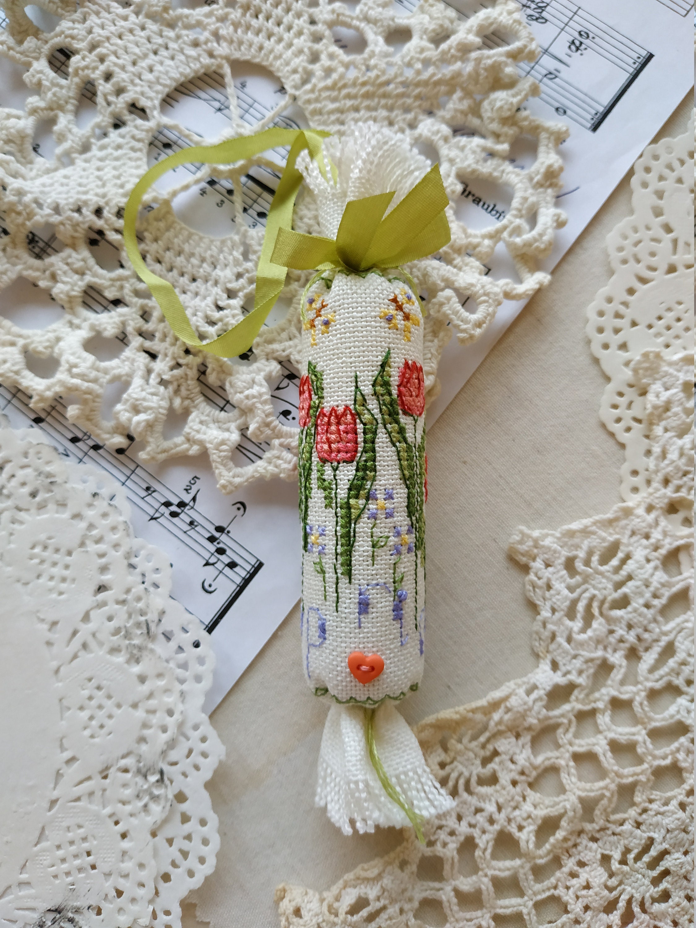 Spring Needle Roll PDF Pattern / Cross stitch floral pattern | Etsy