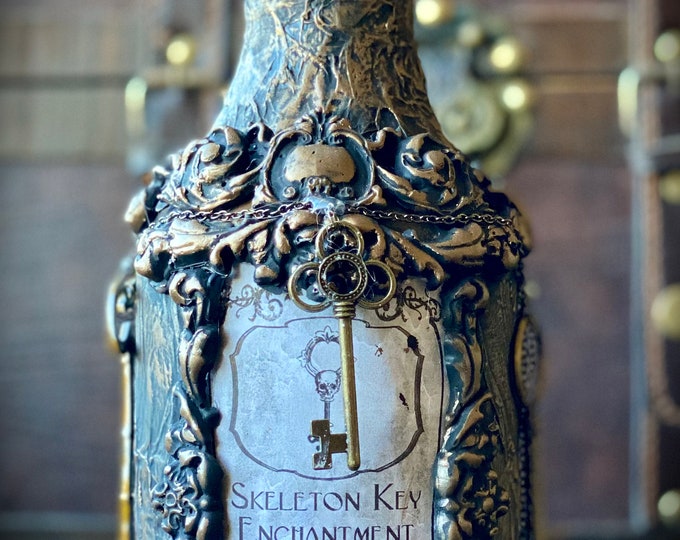 Potion Bottle, Collectible Halloween Décor / Cosplay Accessory - Etsy