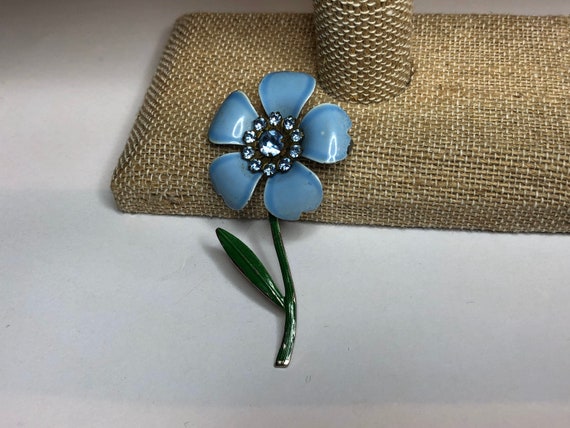 Blue Flower Brooch with Rhinestone Center Vintage 196… - Gem