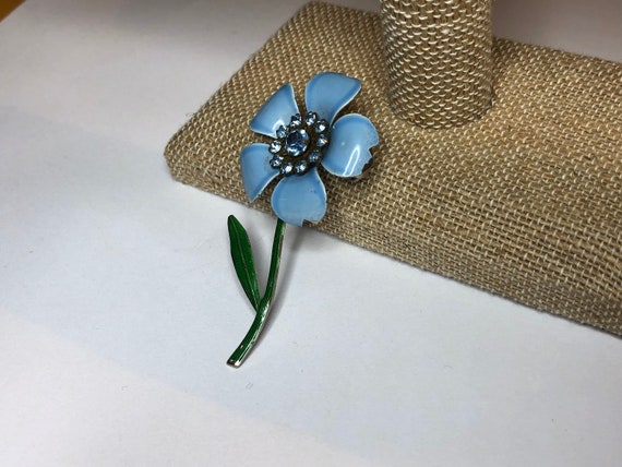 Blue Flower Brooch with Rhinestone Center Vintage 196… - Gem