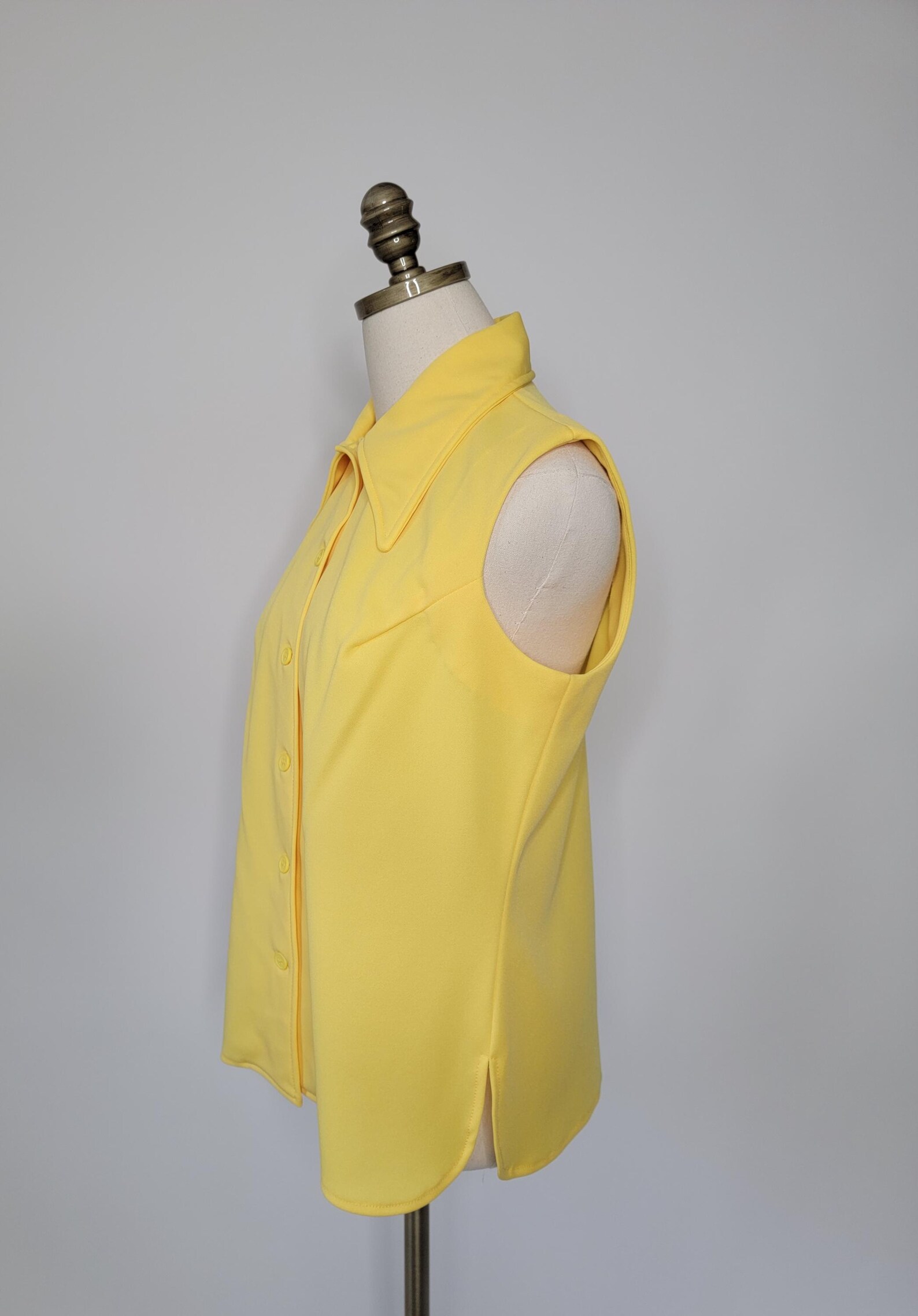 1970s Yellow Collared Shirt Center Stage Sleeveless Butterfly Collar - Etsy