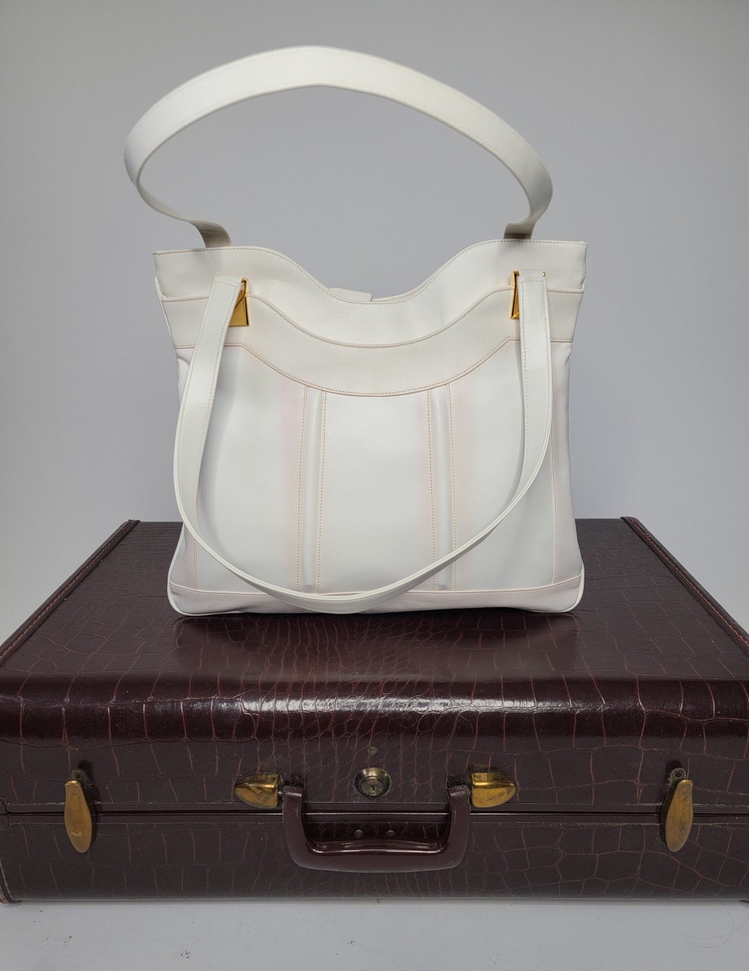 1960s/1970s Lou Taylor White Leather Shoulder Bag - Etsy