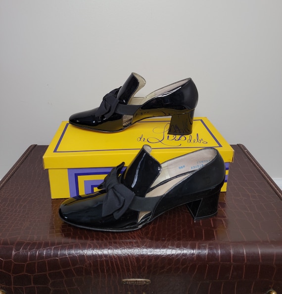 1970s DeLiso Debs Black Pumps Front Bow Heels with Or… - Gem