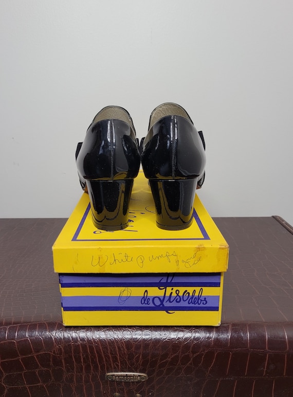 1970s DeLiso Debs Black Pumps Front Bow Heels with Or… - Gem