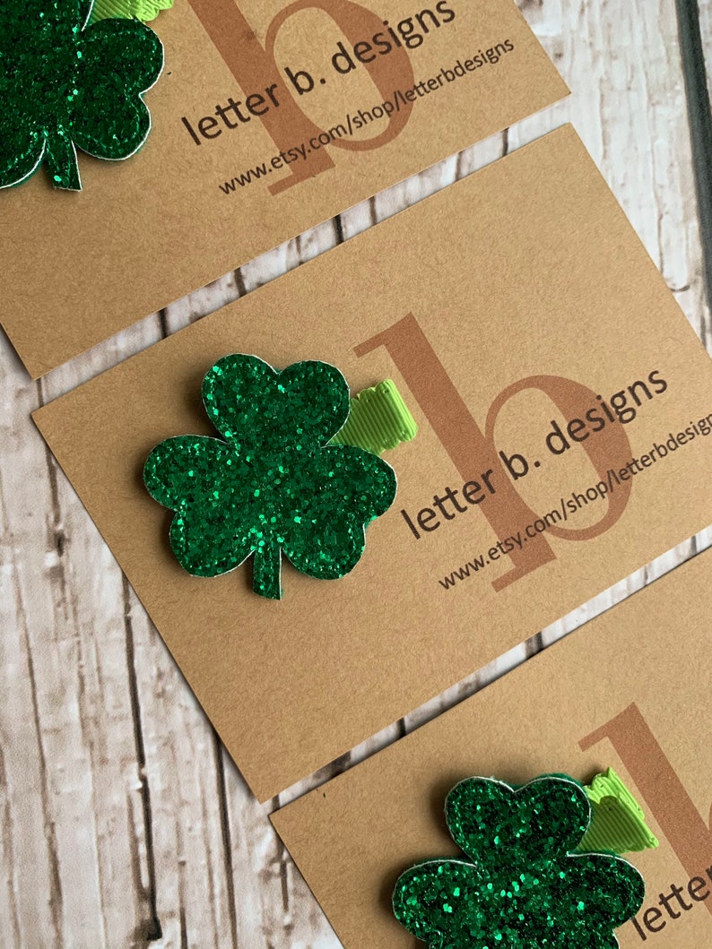 Glitter Shamrock St. Patrick's Day Clip lime Scallop - Etsy
