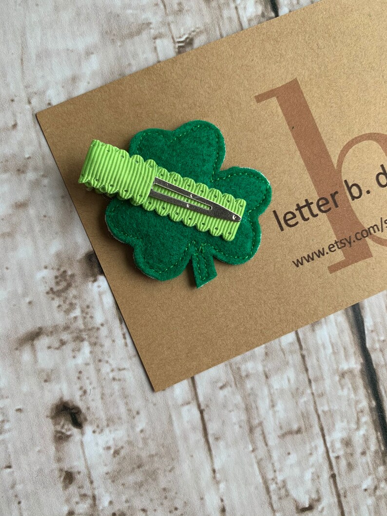 Glitter Shamrock St. Patrick's Day Clip lime Scallop - Etsy