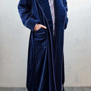 Dark Blue Velvet Men's Robe Quilted Dressing Gown Luxury Gentleman ...