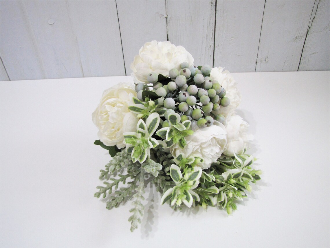 Off White Floral Bouquet Wedding Bouquet White Table Flower | Etsy