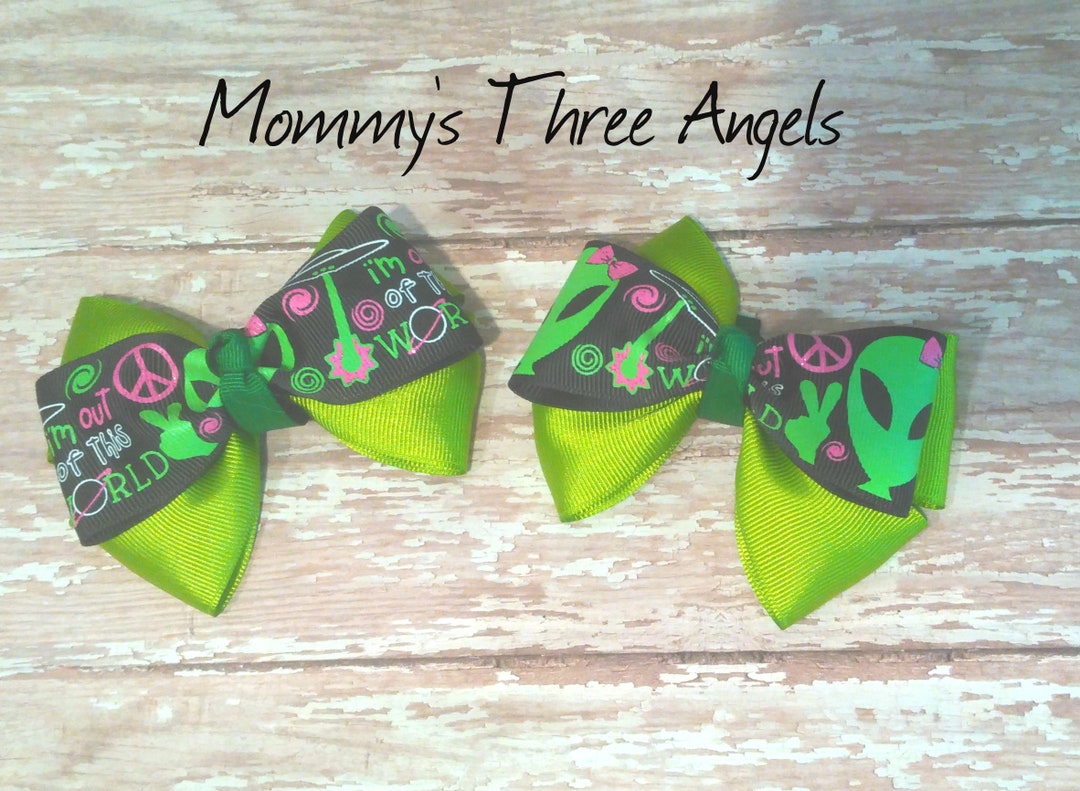 Green Alien Princess Glow in the Dark Hair Bow Sets/ I'm Out of This ...