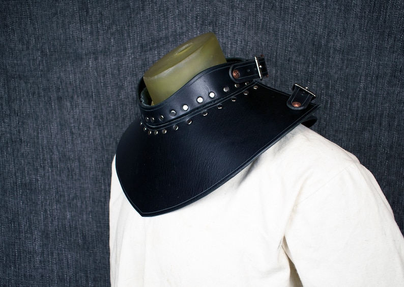 Handmade Leather Gorget Style 2 - Etsy