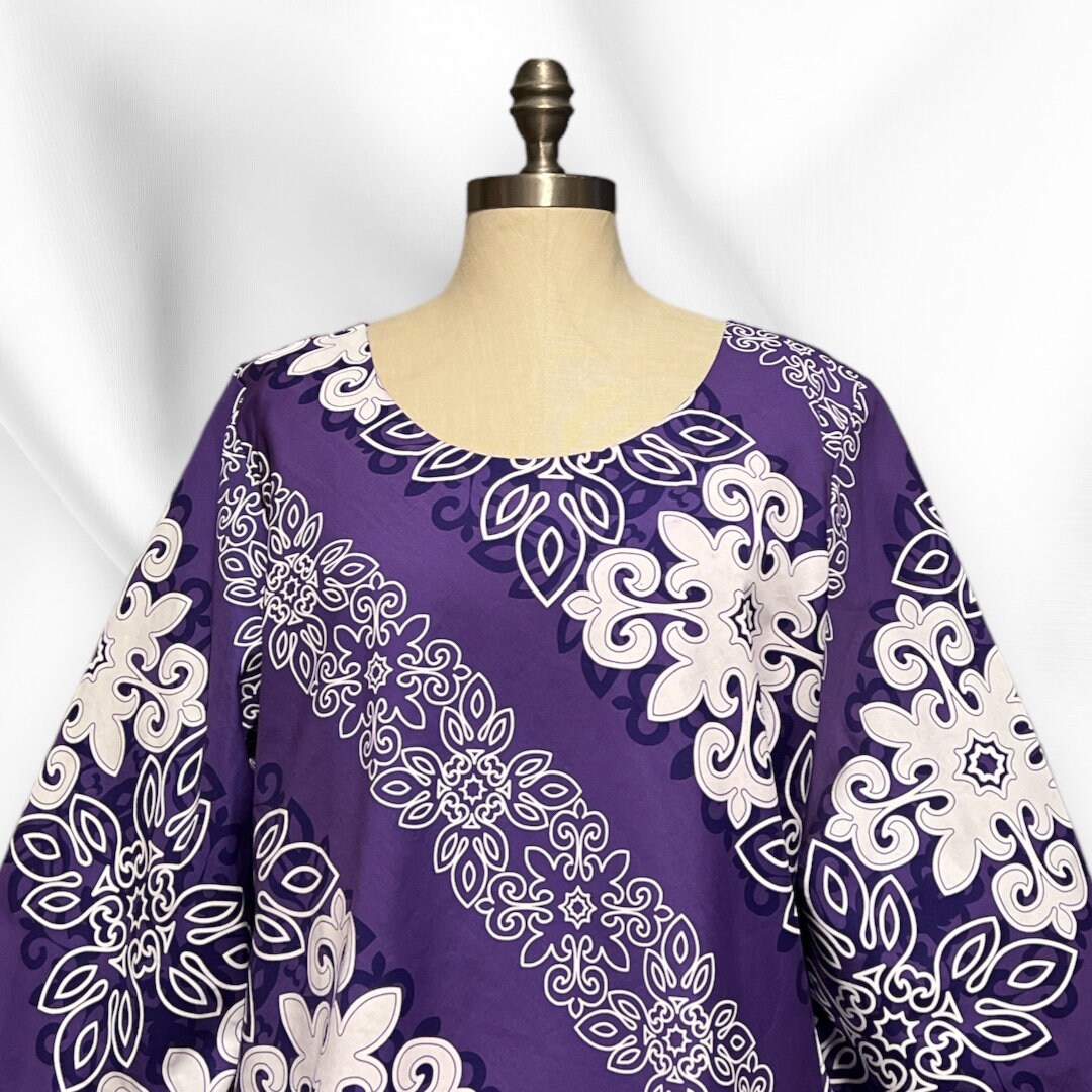 T & L Muumuu Factory Hawaii Purple White Quilt Print Blouse - Etsy