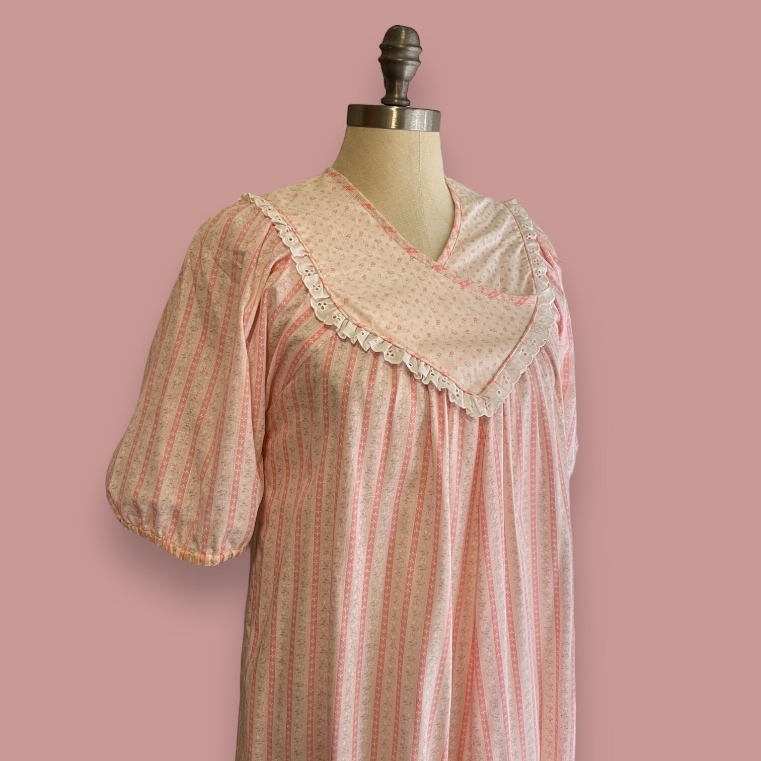 Vintage Hawaiian Muumuu Dress Pastel Pink Ditsy Florals Eyelet Lace ...