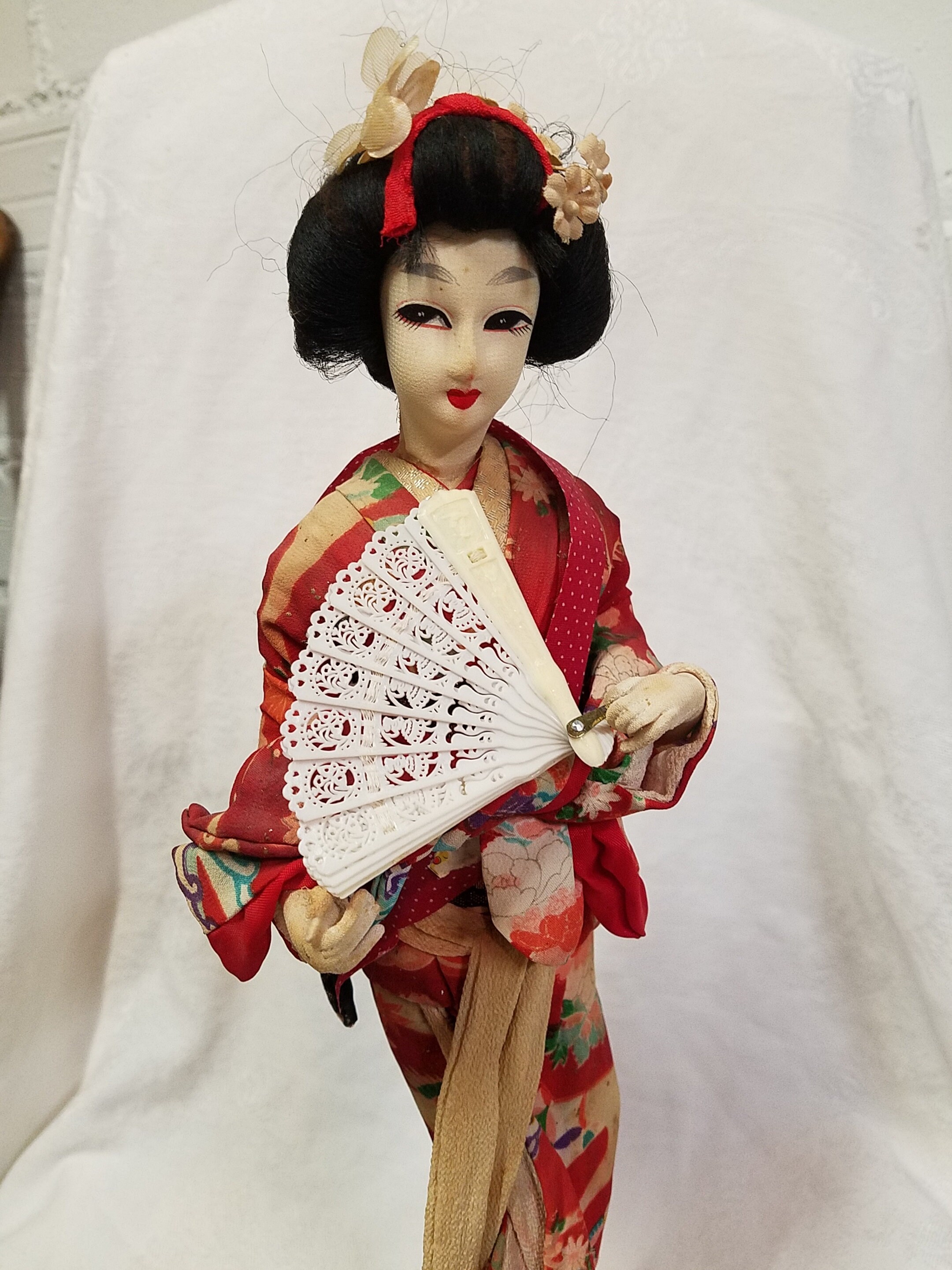 Vintage Japanese doll on a black lacquered base music box | Etsy
