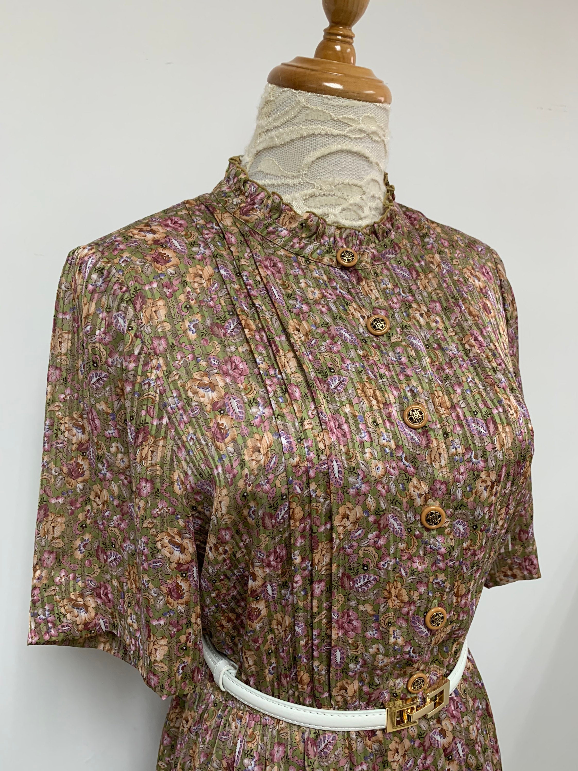 1970s Japanese Vintage Floral Pattern Day Dress / Ruffle | Etsy