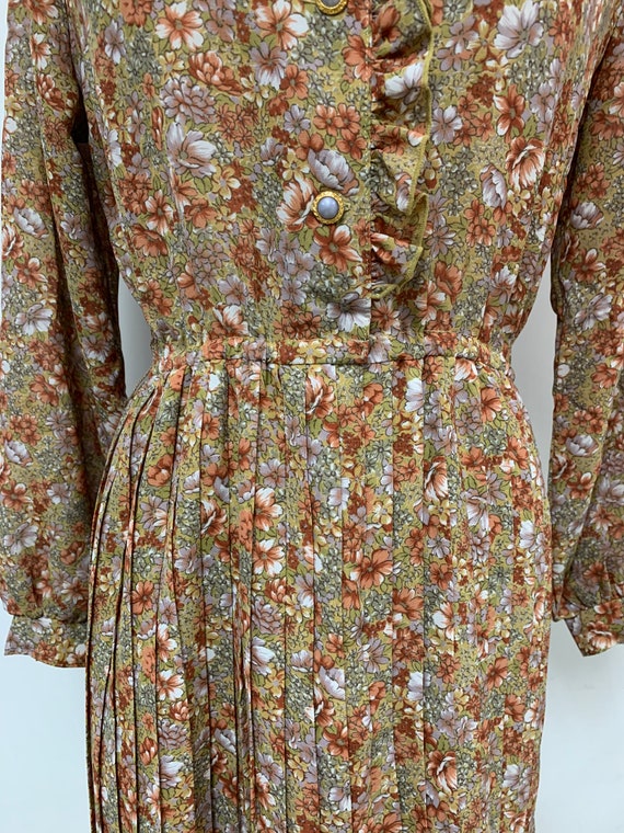 Fabulous 1970s Vintage Japanese Floral Pattern Pleate… - Gem