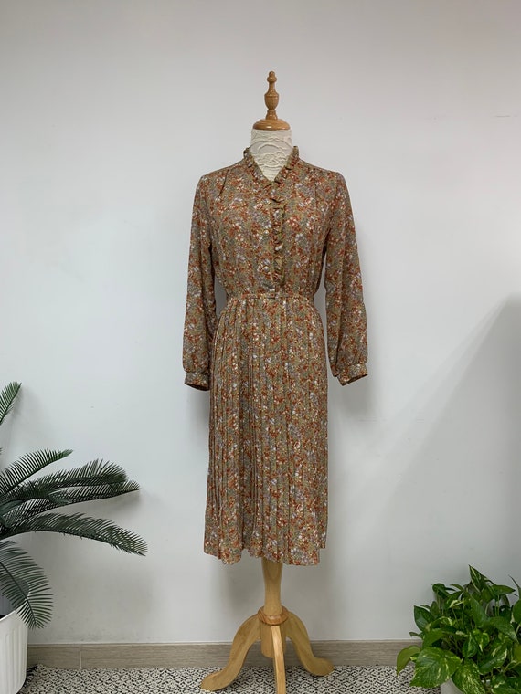 Fabulous 1970s Vintage Japanese Floral Pattern Pleate… - Gem